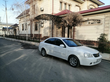Lasetti 2009sotiladi boshiga 3000berilsa 300x20