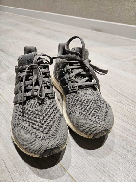 Кроссовки Adidas ОРИГИНАЛ 38р