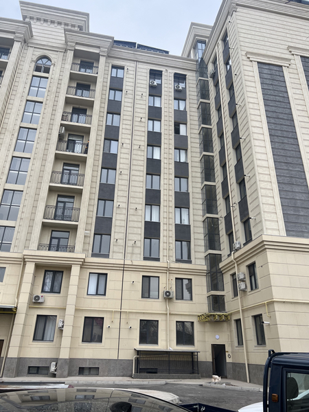 uchtepa tumani 14 kv 62 maktab novostroyka 1 etaj +podvali bn sotiladi