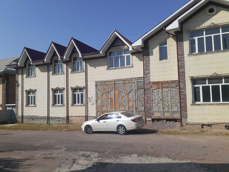 Уй сотилади 18 хонали