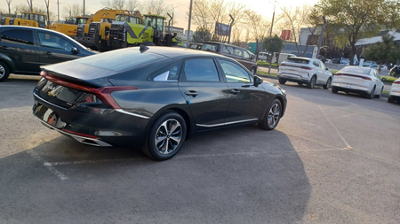 Kia 8 hgbrid sotiladi
