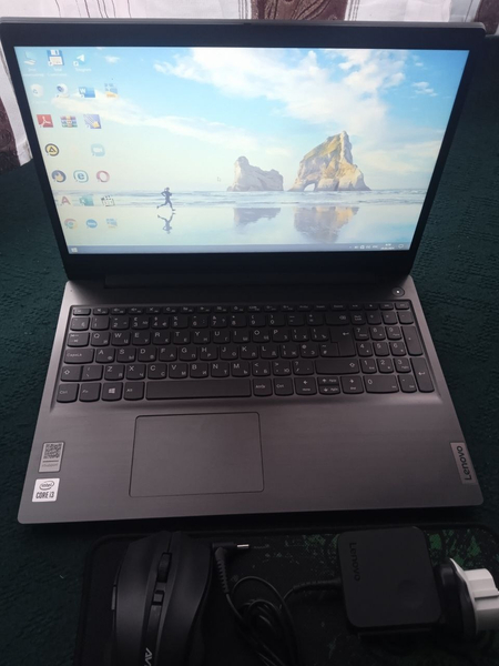 Lenovo holati idial holatda, karobka dakumentlari bor.