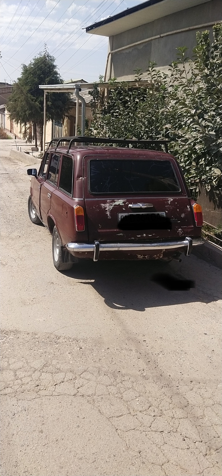 Vaz 21 02 sotiladi