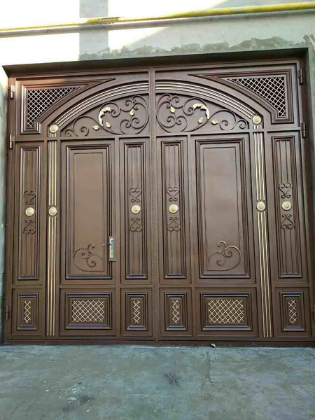 Darvoza restavratsiya qilamiz kiraskalaymiz tamirlaymiz