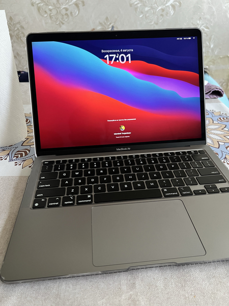 Срочно продам Макбук Air M1