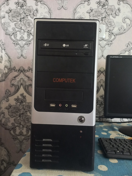 Kompyuter LG qora