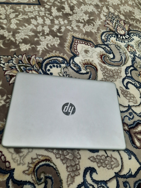 Hp noutbook kuchli srochni sotiladi bemalol hamma o\\\'yinlarni kotaradi