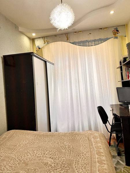 Продается квартира м,феруза 3/2/4 балкон 2*6