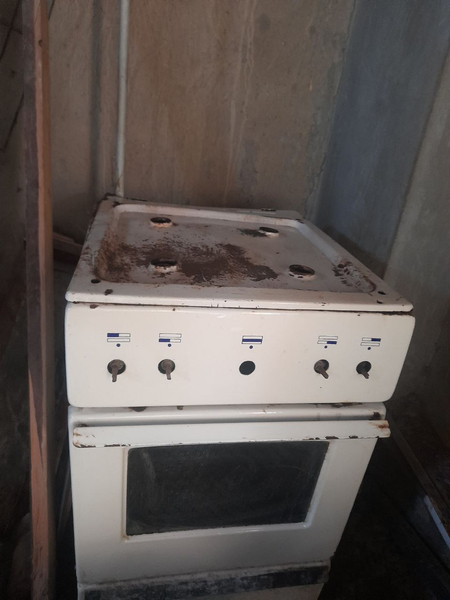 Gaz plita sotiladi holati yaxshi prapan va metanda ishlaydi.