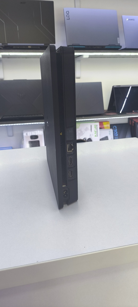 Sony Playstation 4 Slim  9.00