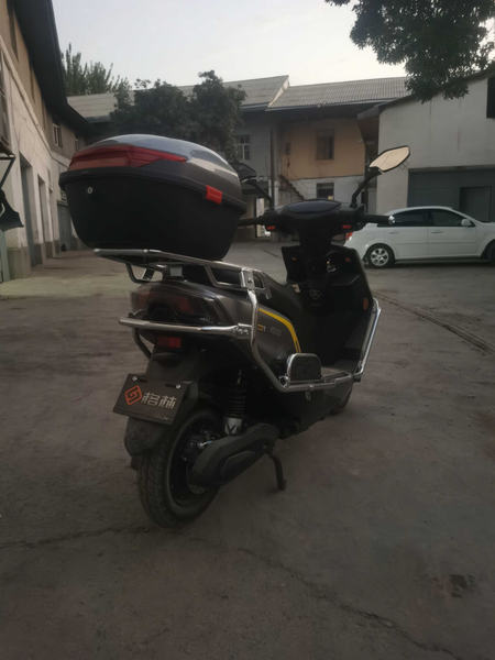 Elektro  skuter. Hali yangi