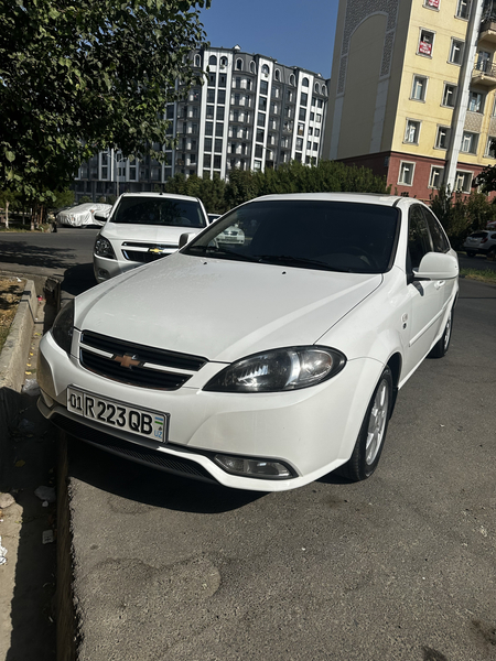 Срочно продаю 2018год Жентра автомат газ4