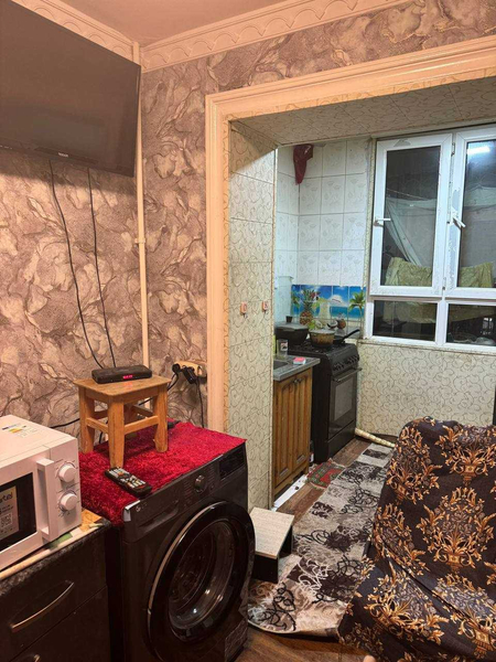 Qora qamish 1/2 2 xona srochna sotiladi