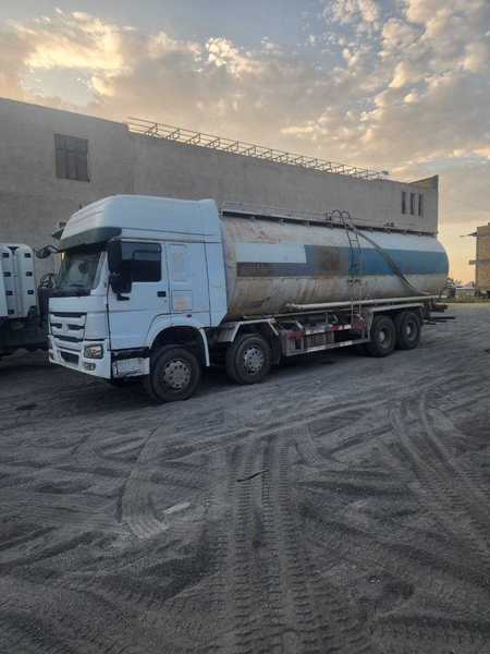 HOWO водовоз 50 тонна сув оладиган автомашина сотилади.