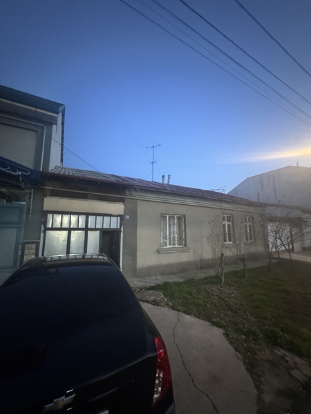 Срочно продается участок на Ул.Нигора Янгиобод 4 соток 4 комнатная
