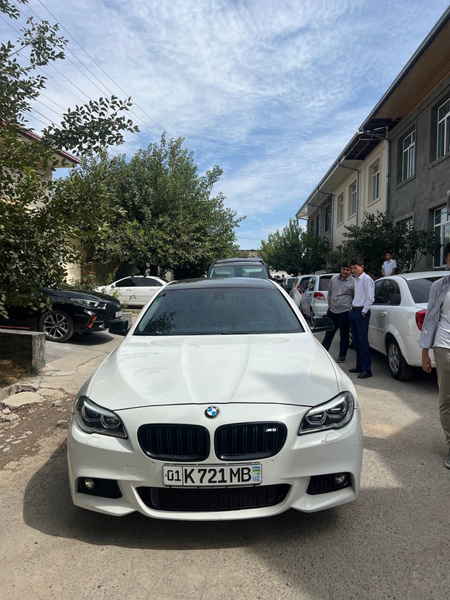 Bmw M5 F10 M paket qilingan navaroti ko’p