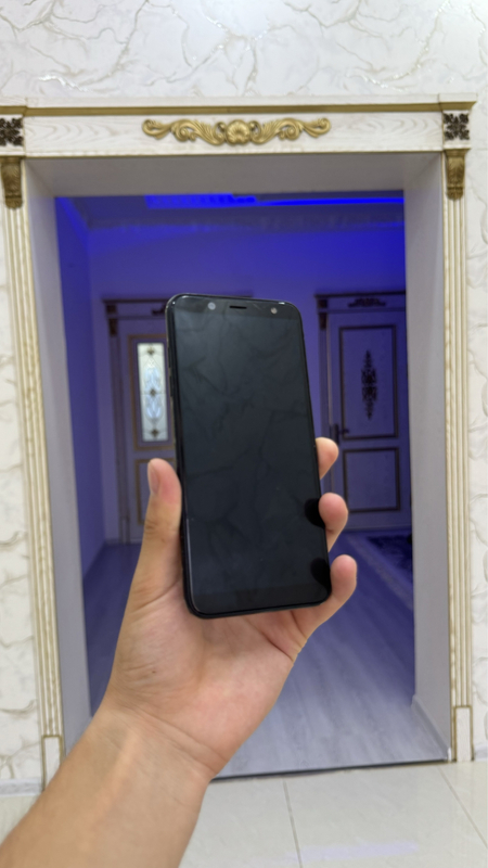 SAMSUNG A6 sotiladi