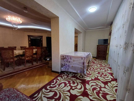 Продаю квартиру
Ул. Бабура, Аския базар
3/5/5
110 м2.
Со всей мебелью