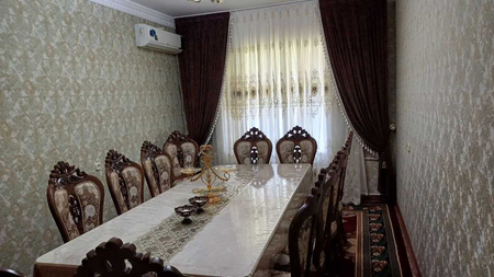 Продаётся 4-х комнатная в Шарке 1 (рядом с базаром)