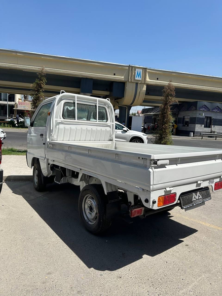 LABO  2023  B/U holati yangi