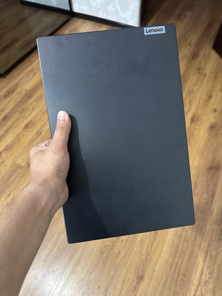 Lenovo 8GB / 256 SSD holati yangi