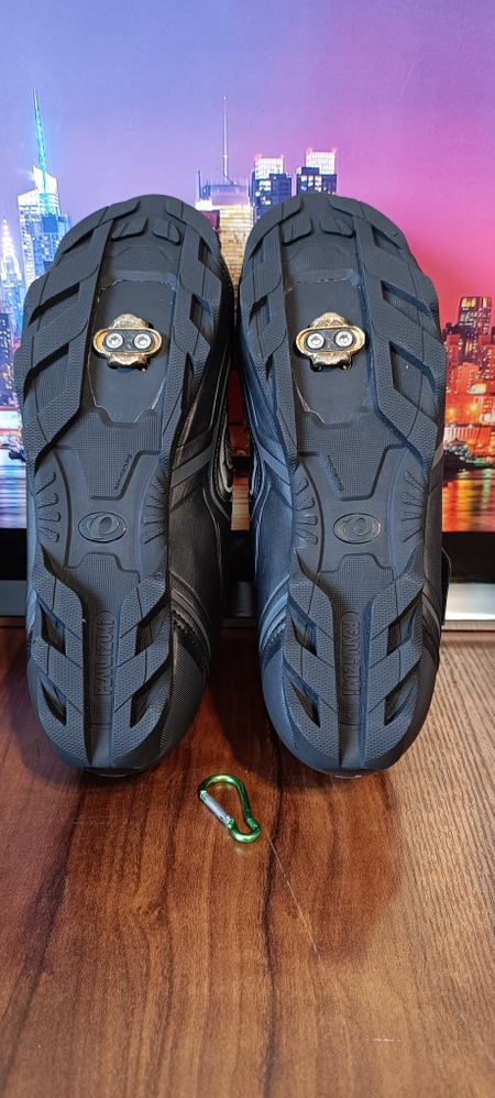 Шоссейная вело обувь от бренда Pearl IZUMI
