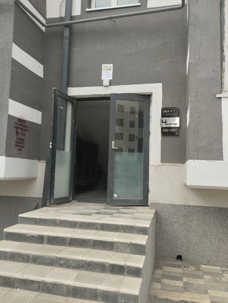 Продается квартира навастройка аринтир супер 6 етажност 6 етаж 52 КВ п