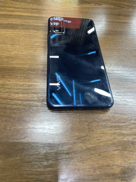 Vivo y12  sotiladi