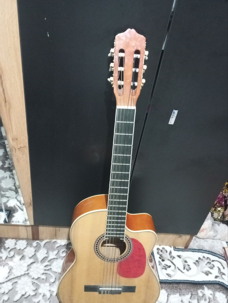 Guitar sotiladi ideal holatda