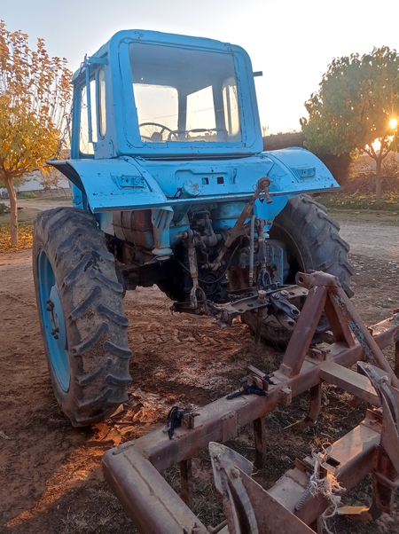 Traktor mtz80+chizil+tilichka