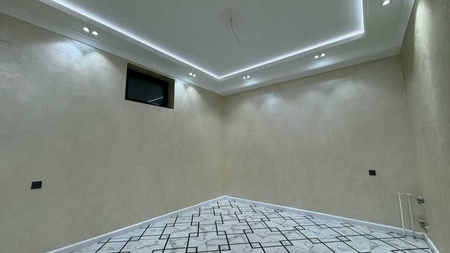 Продается Дом  сот 2,5 , на М-Улугбекском  районе ул:Сайкалай (J3105)