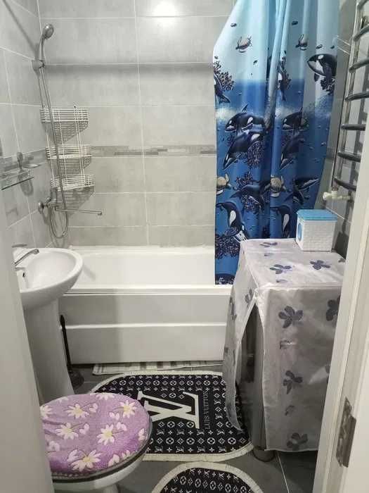 2 комнат на Кадышева в Аренду