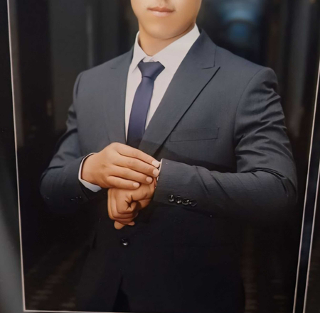 Kostyum shim sotiladi
