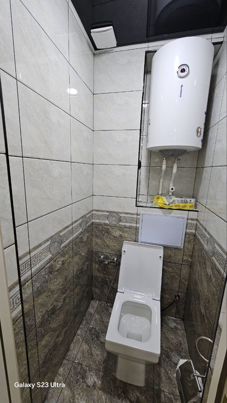 Ekskvatornida 3 xonali 3 etajdan uy sotiladi