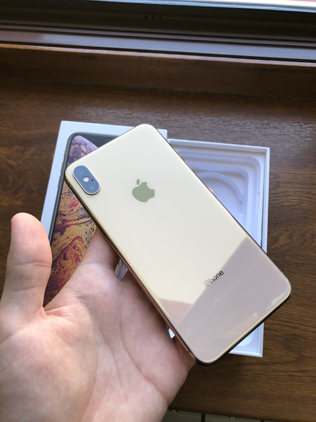 iPhone Xs Max kar dok full sotladi ZA/A