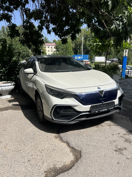 Nissan venucia D60 plus