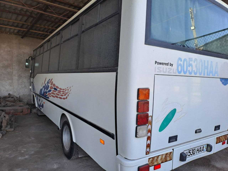 ISUZU автобус NP21