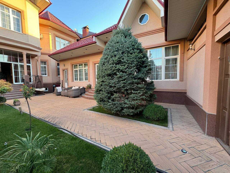 V2095 ПРОДАЕТСЯ  ДОМ на Никитина 5 соток 7 комнат 3 этажный