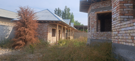 Кува Толмозор ховли уй 16 сотик котта ёлни олдида
