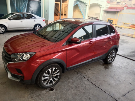 Lada XRAY CROSS sotiladi