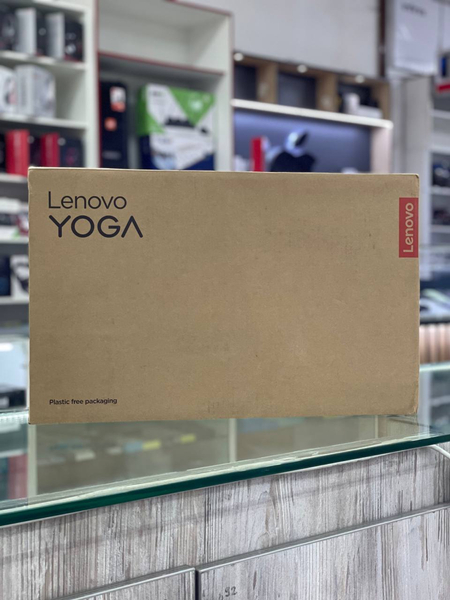Lenovoe Yoga7 Ryzen 7-8840Hs  16/1tb Ssd X360