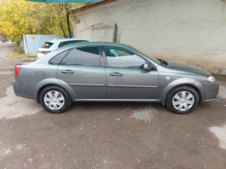 Продаётся GM Chevrolet Gentra 2016 года в хорошем состоянии !!