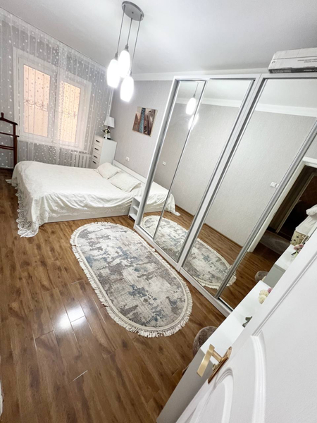 Продается квартира 4/1/4 Гульабад