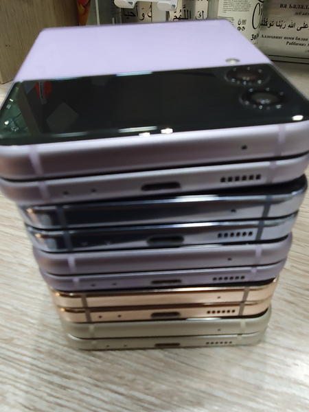 Samsng galaxy Z flip 3