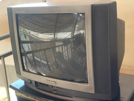 3ta Monitor va 2ta televizor