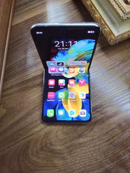 HUAWEI Pocket S BAL-AL60 со складным экраном