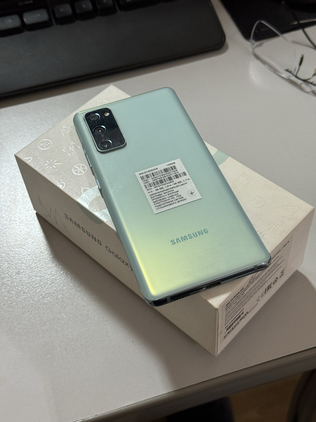 Продам Samsung s20 fe