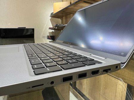 DELL Сенсорный Intel Core i7-1185G7 озу16гб 256ssd Nvidio Quadro T500
