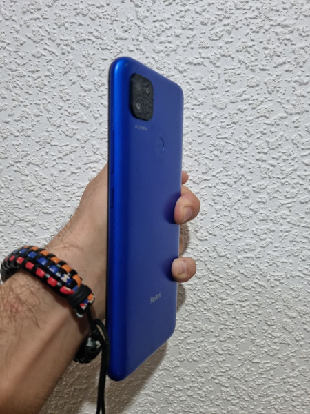 Продаю телефон Redmi 9 C память 4/64 в отличном состоянии!