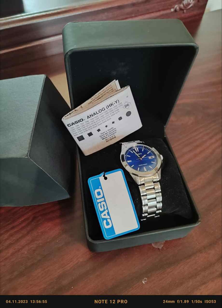 Мужские часы продается